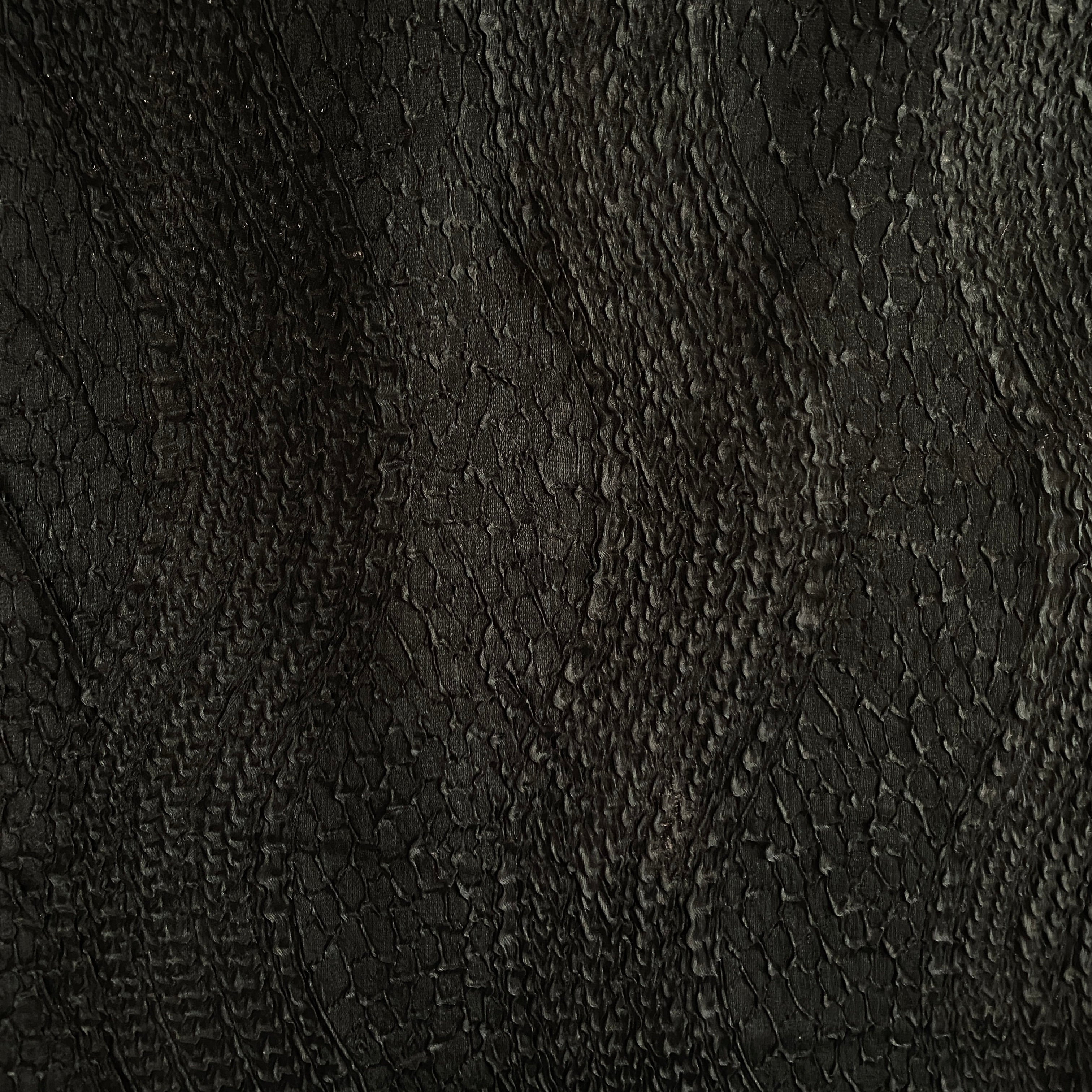 Wavy Tire Track Plisse Organza - Black
